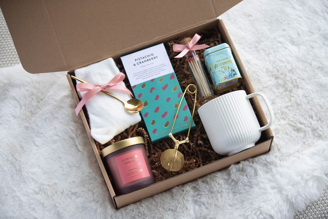 Best Gift for Women Spring Gift Box Gift for Mom Gift With Blanket ...