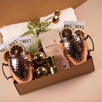 Moscow Mule Gift Box: Copper Mugs, Cocktail Mixer & Snacks - Etsy