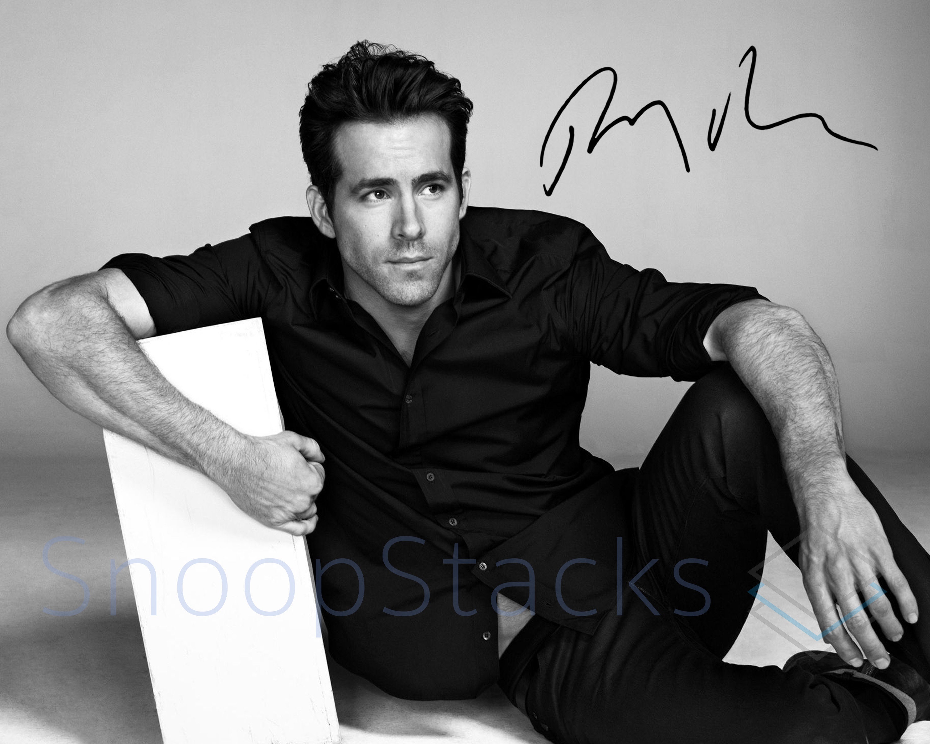 Ryan Reynolds 8x10 Glossy Photo RP Autograph Signature Unique Signed ...