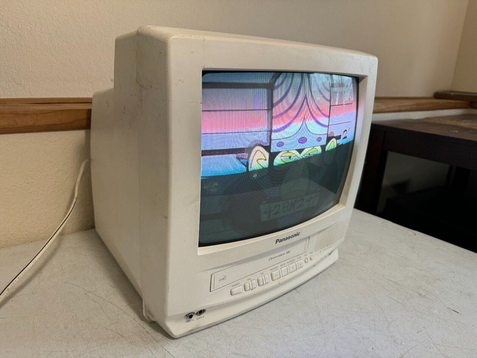 Panasonic Pvq-1312w 13 Crt Tv VCR Combo Retro Gaming Television White ...