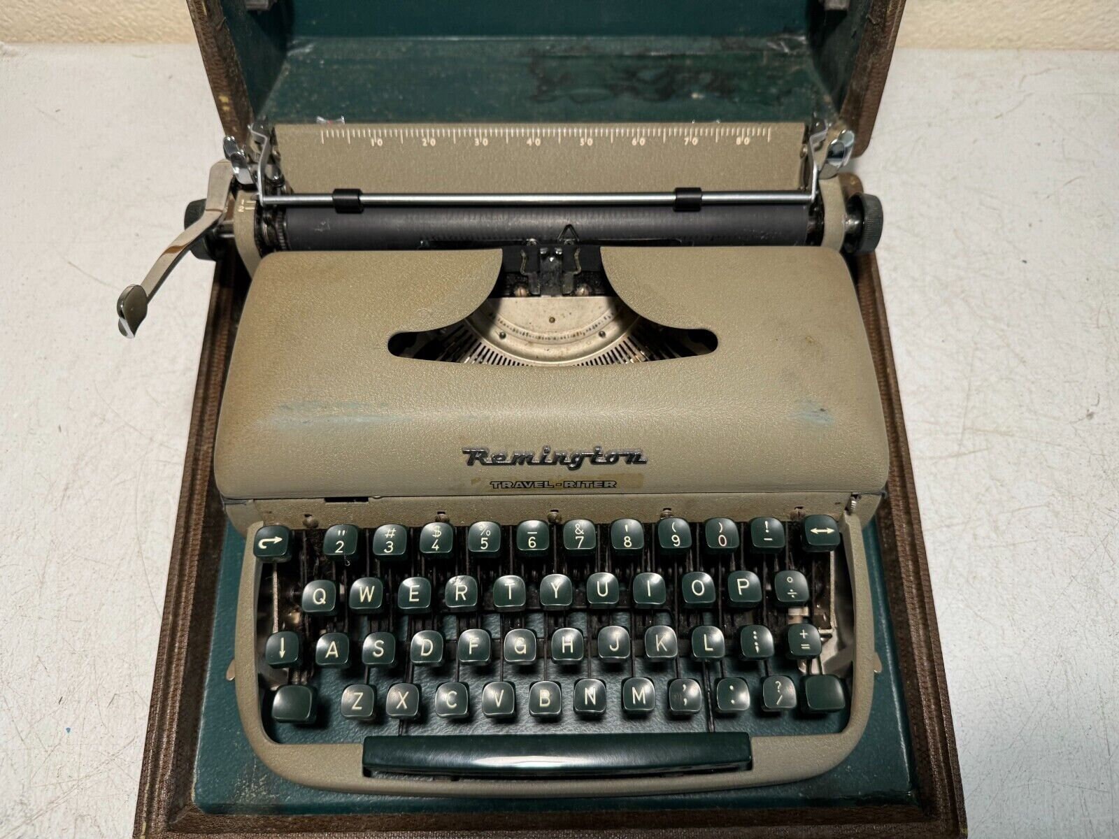 Remington Travel-riter Typewriter Manual Typing Vintage Retro Ribbon ...