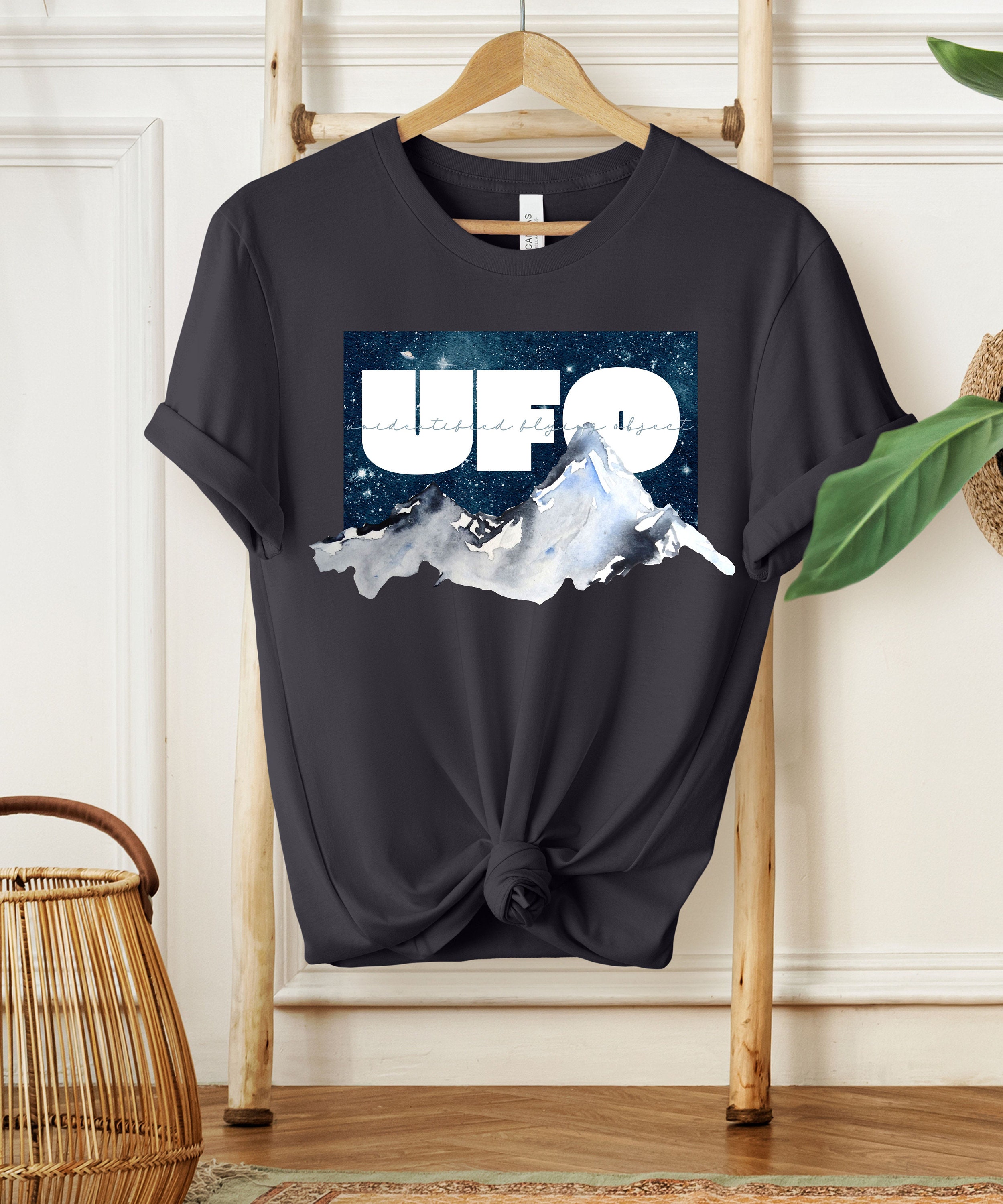 Ufo Shirt, Ufo T-shirt,alien Shirt, Alien Gift, Minimalistic Ufo Shirt, Ufo Gift, Science ...