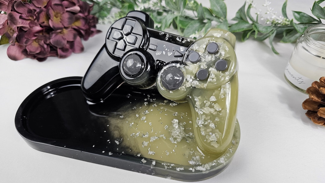 Gamer Gift | Controller on Tray Made of Epoxy Resin | Can Be ...