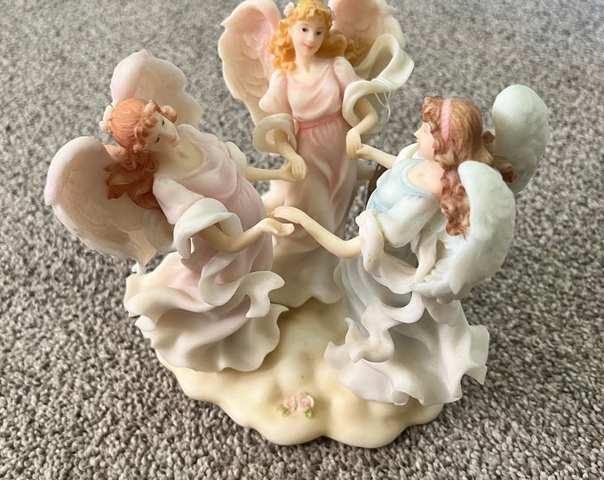 Seraphim Classics Angels Heavenly Circle joined in Friendship Roman Inc ...