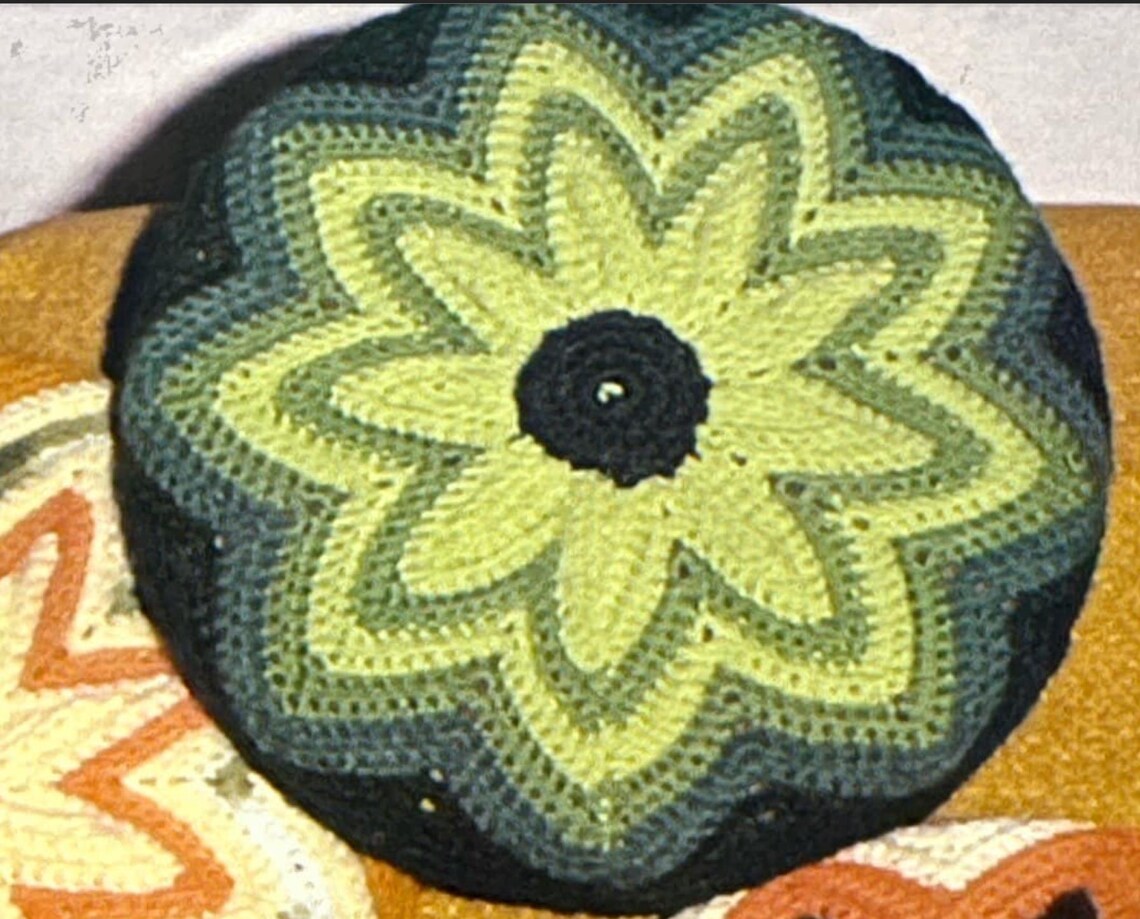 Retro Crochet Pattern 1970s Zig Zag Circular Pillow PDF Instant Digital ...