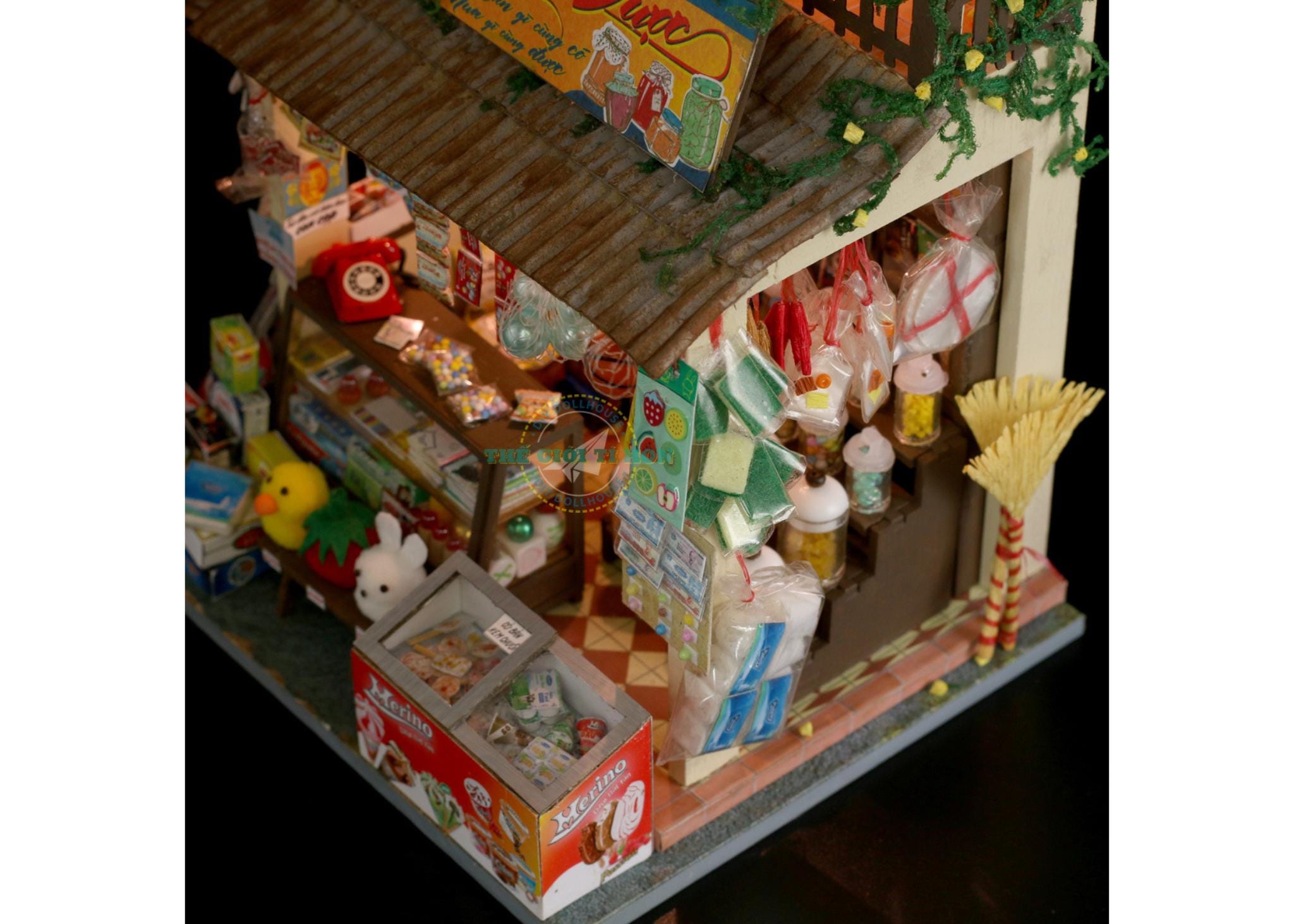Miniature Vietnamese Convenience Store DIY Kit: Tiệm Sạp Khô Dollhouse ...