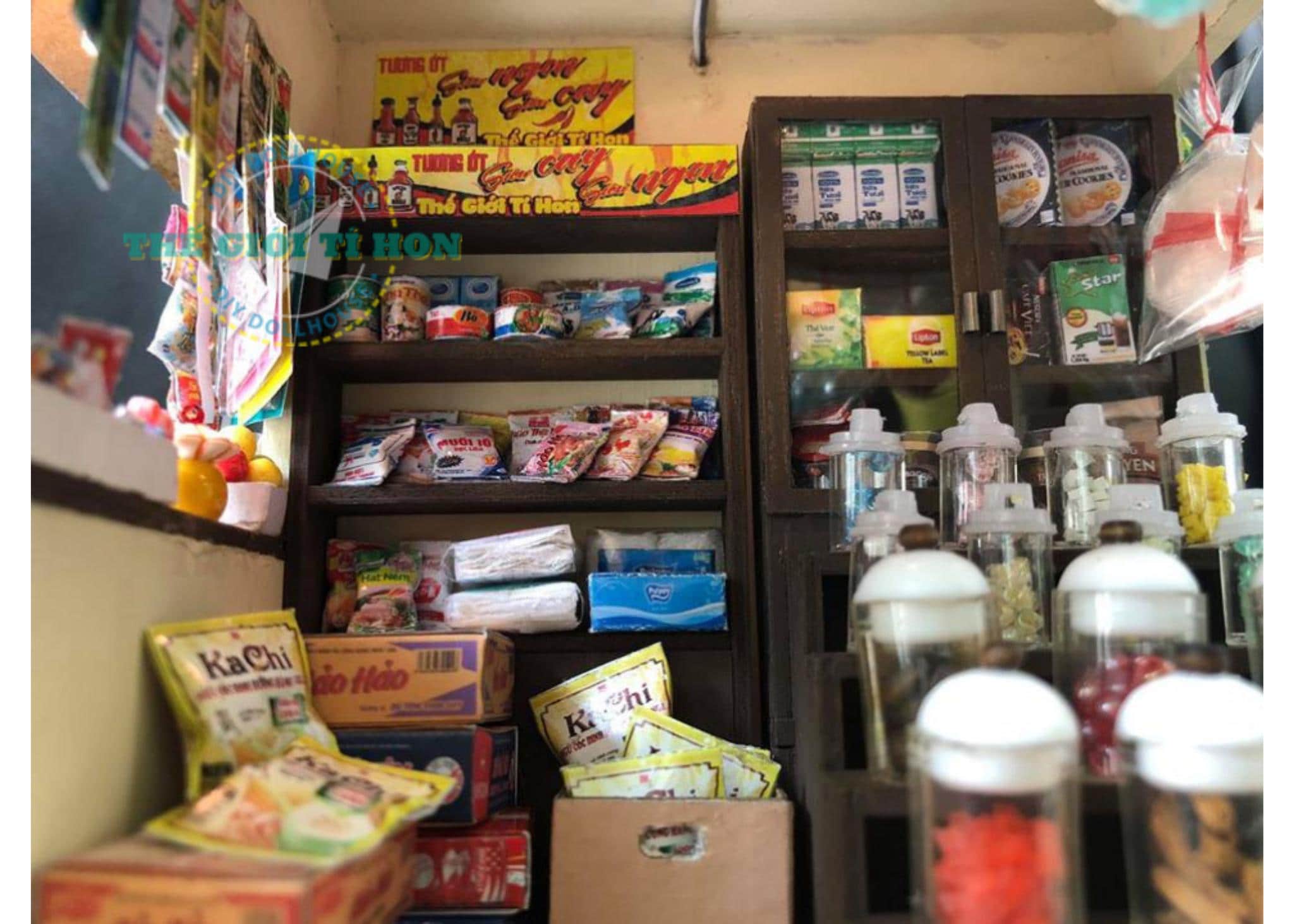Miniature Vietnamese Convenience Store DIY Kit: Tiệm Sạp Khô Dollhouse ...