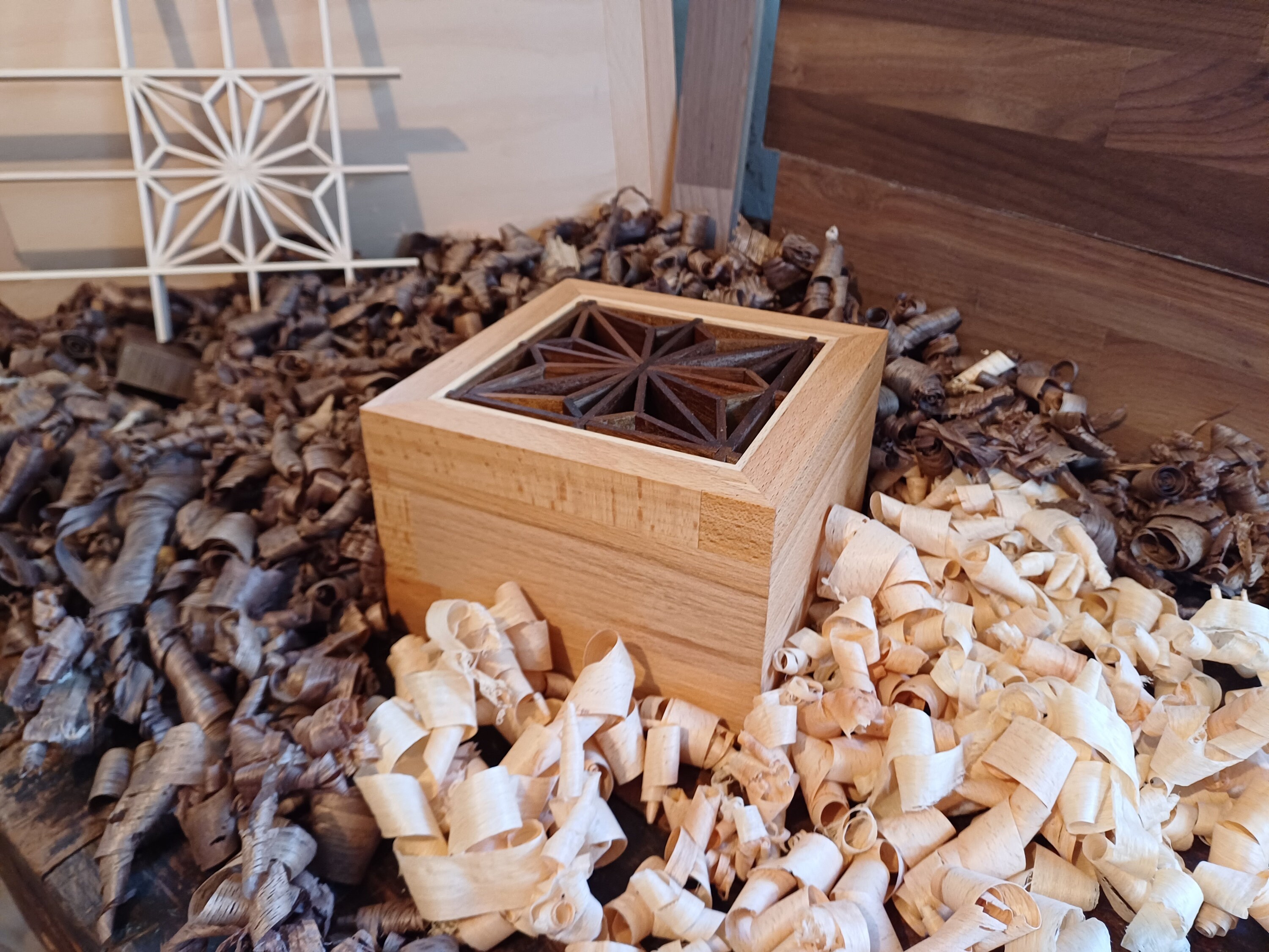 Kumiko Box beechwalnut - Etsy