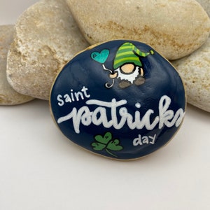 St Patrick's Day Painted Rock, Saint Patrick's Day, Happy St. Pattys ...