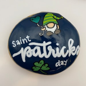 St Patrick's Day Painted Rock, Saint Patrick's Day, Happy St. Pattys ...