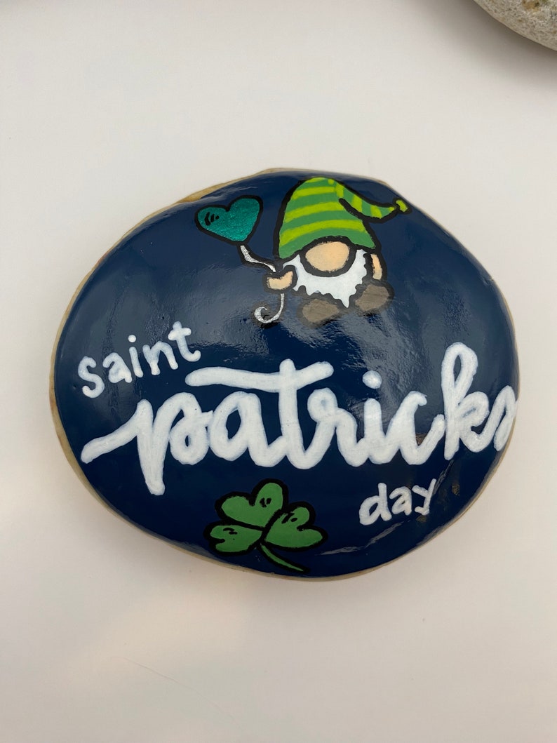 St Patrick's Day Painted Rock, Saint Patrick's Day, Happy St. Pattys ...