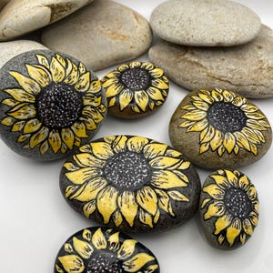 Sunflower Painted Rocks, Hand Painted Rocks, Flower Rocks, Sunflower ...
