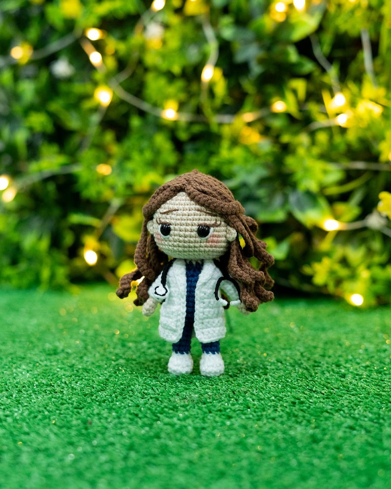 Cute Doctor Girl Crochet Pattern PDF – Nurse Amigurumi Keychain ...