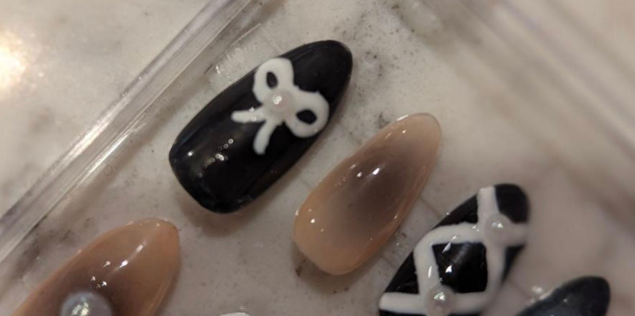 Custom Gel Nails With Coquette Design | Reusable 3D Press-on Nails ...