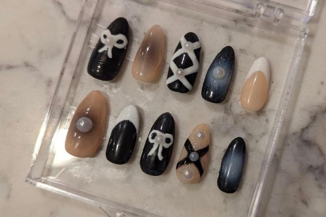 Custom Gel Nails With Coquette Design | Reusable 3D Press-on Nails ...