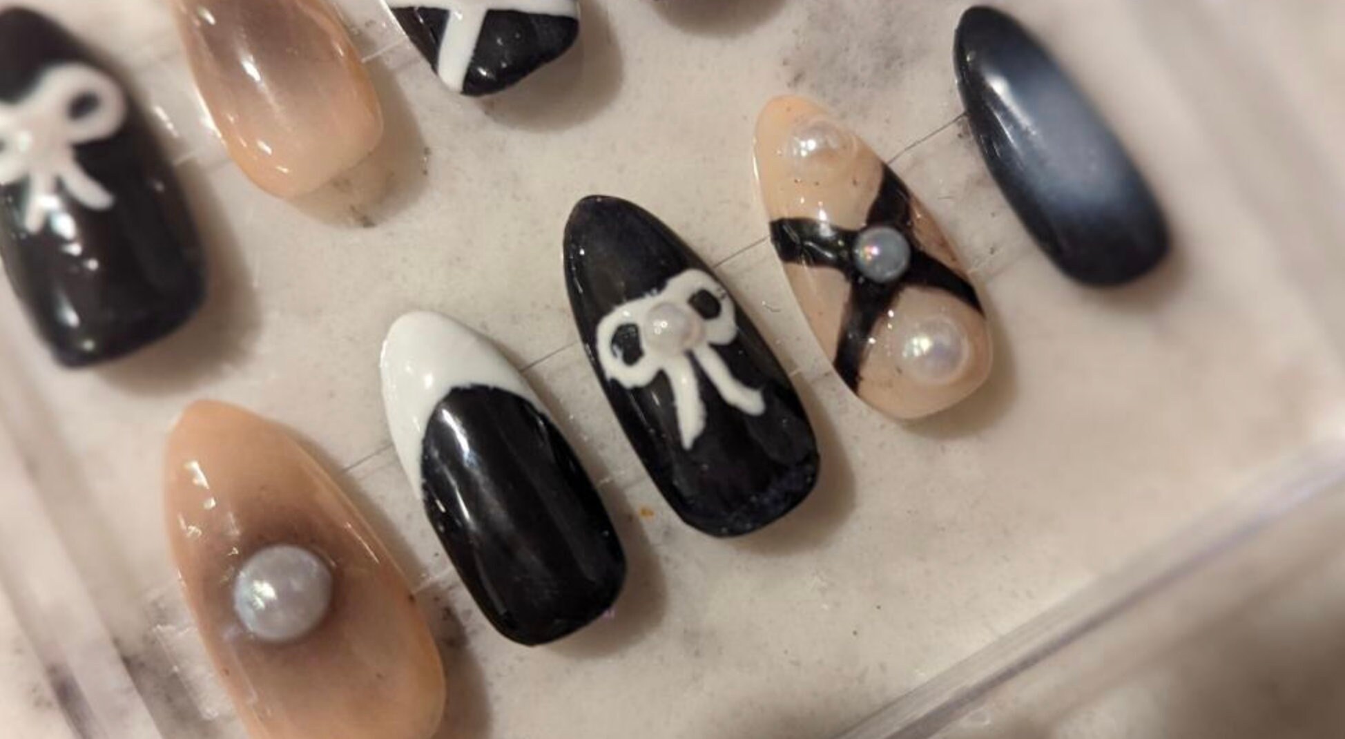 Custom Gel Nails With Coquette Design | Reusable 3D Press-on Nails ...