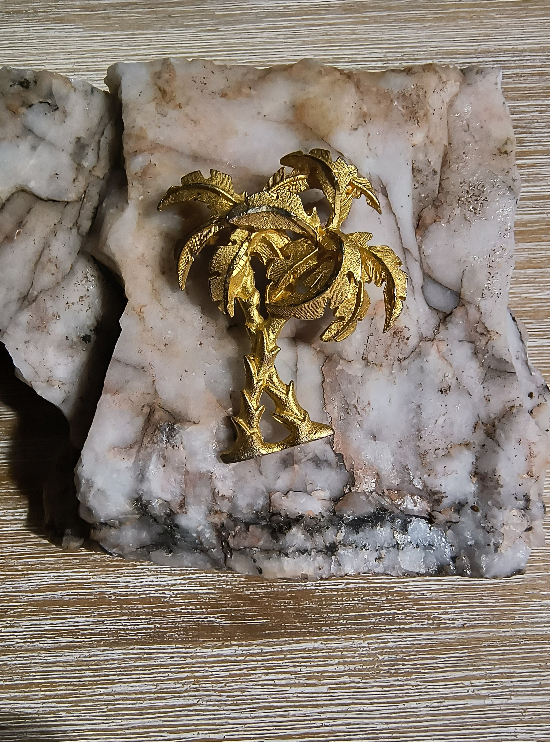 Vintage Chunky Golden Palm Trees Brooch - Etsy