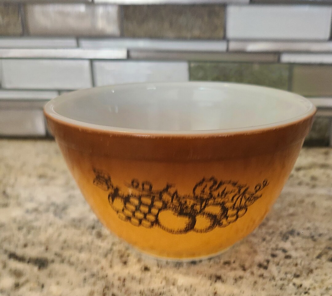 Pyrex Brown Old Orchard Mixing Bowl 401 Vintage Fruit Pear Grapes Apple ...
