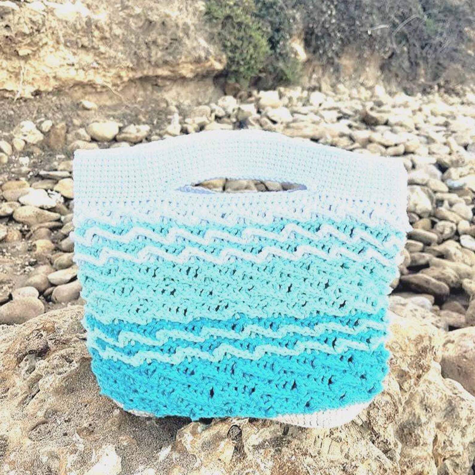 Whispering Waves Crochet Carry Bag Pattern – Beautiful Crochet Purse ...