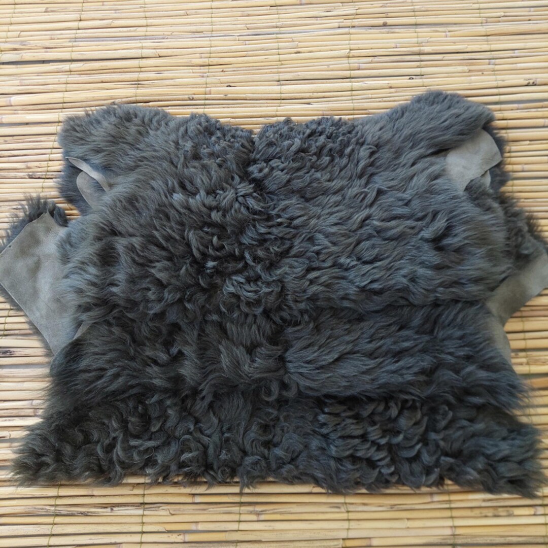 Genuine Khaki Green Tigrado Curly Sheepskin Collar Fur, Clothing and ...
