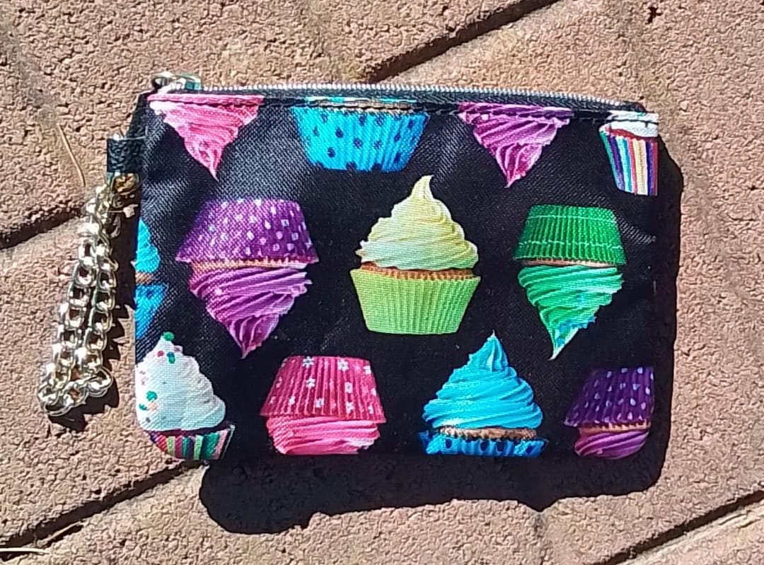 BETSEY Johnson-cute Cupcake Print Wristlet/cosmetic Case With ...