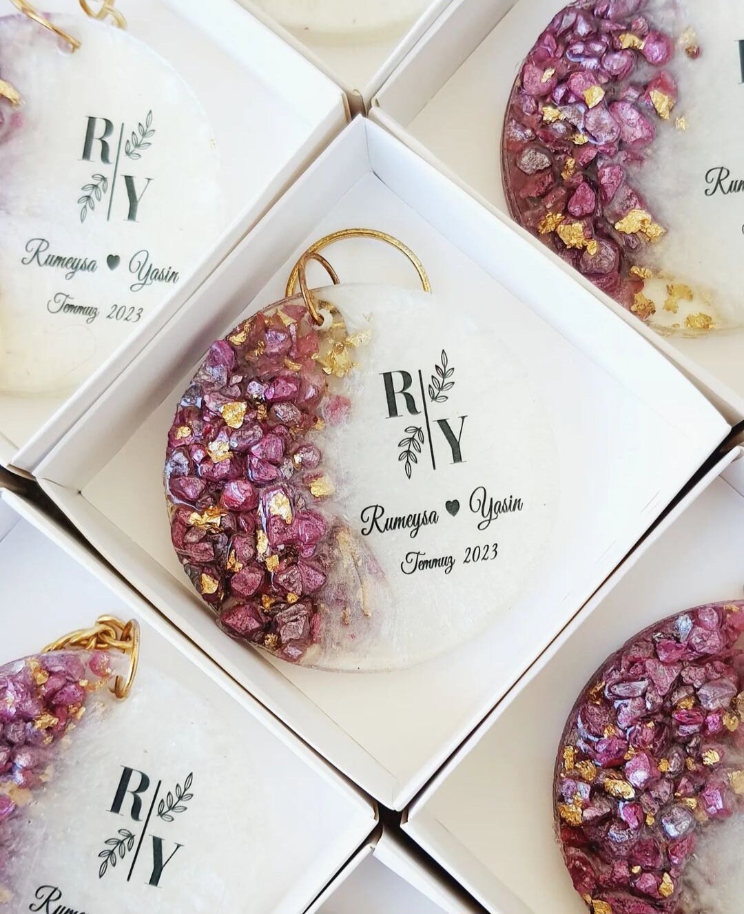 Wedding Favor, Wedding Invitation, Personalized Stone Decorated Epoxy ...