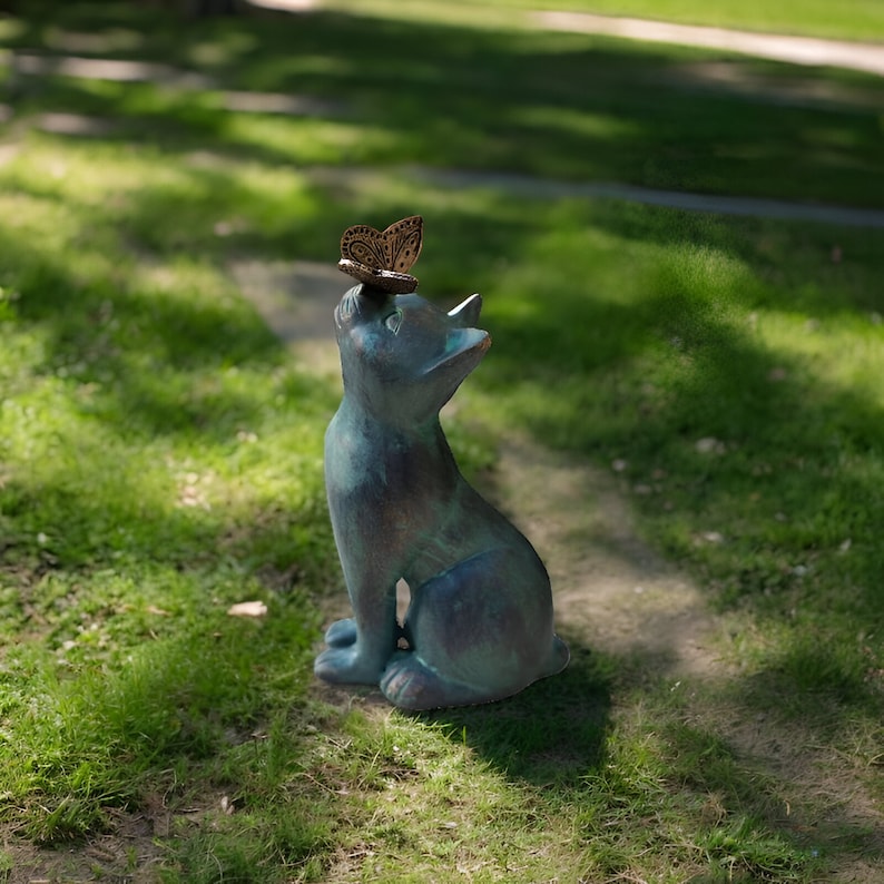 Beautiful Statue of Cat With Butterfly on Its Head / Unique Statue of ...