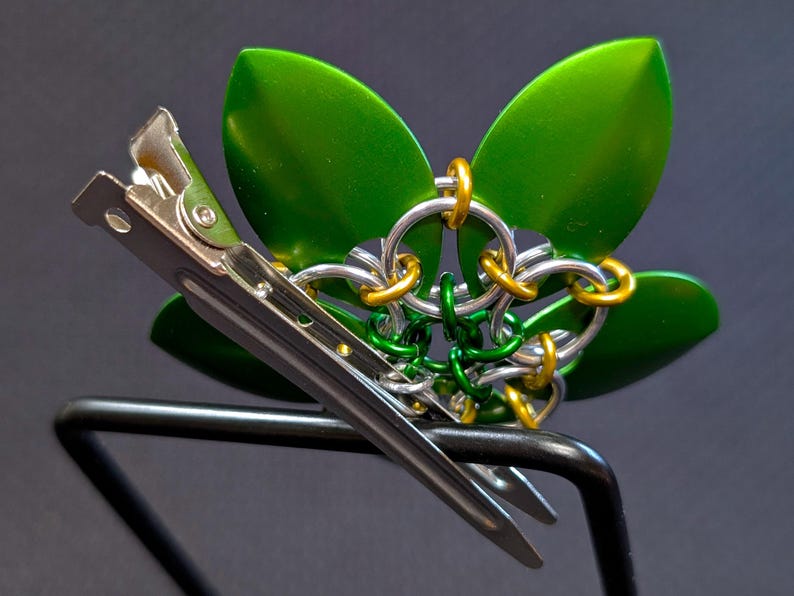Green Flower Metal Hair Clip Duck Bill Style Clip Scalemail Petals ...