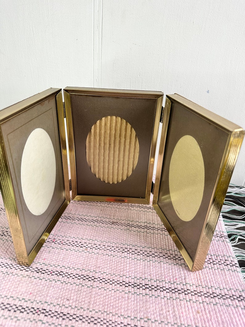 Vintage Gold Metal Frame Trifold Picture Frames Vintage Frames 5 X 7 ...