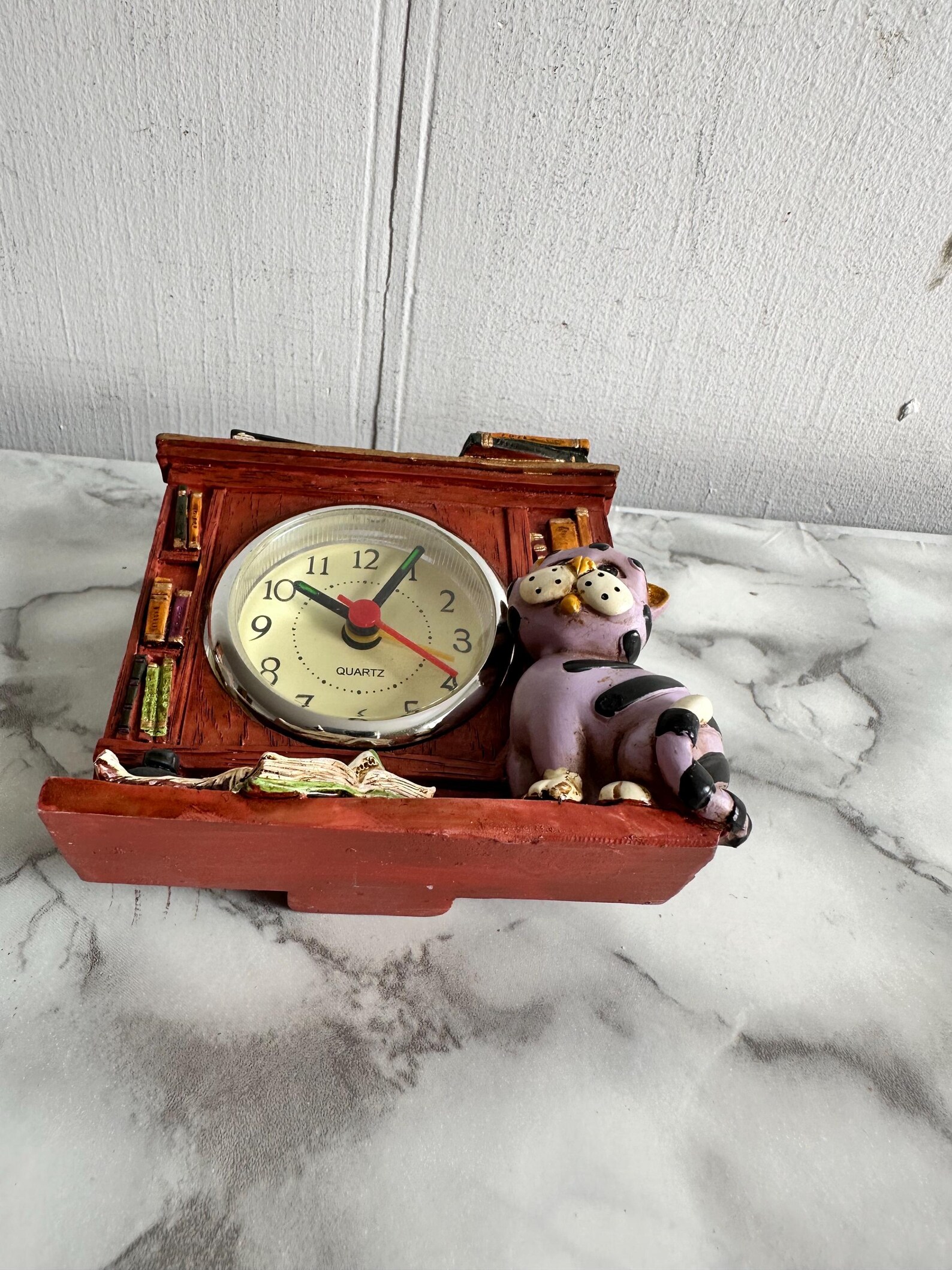 Vintage Quartz Cat Sitting on a Library Decorative Desk Clock. - Etsy