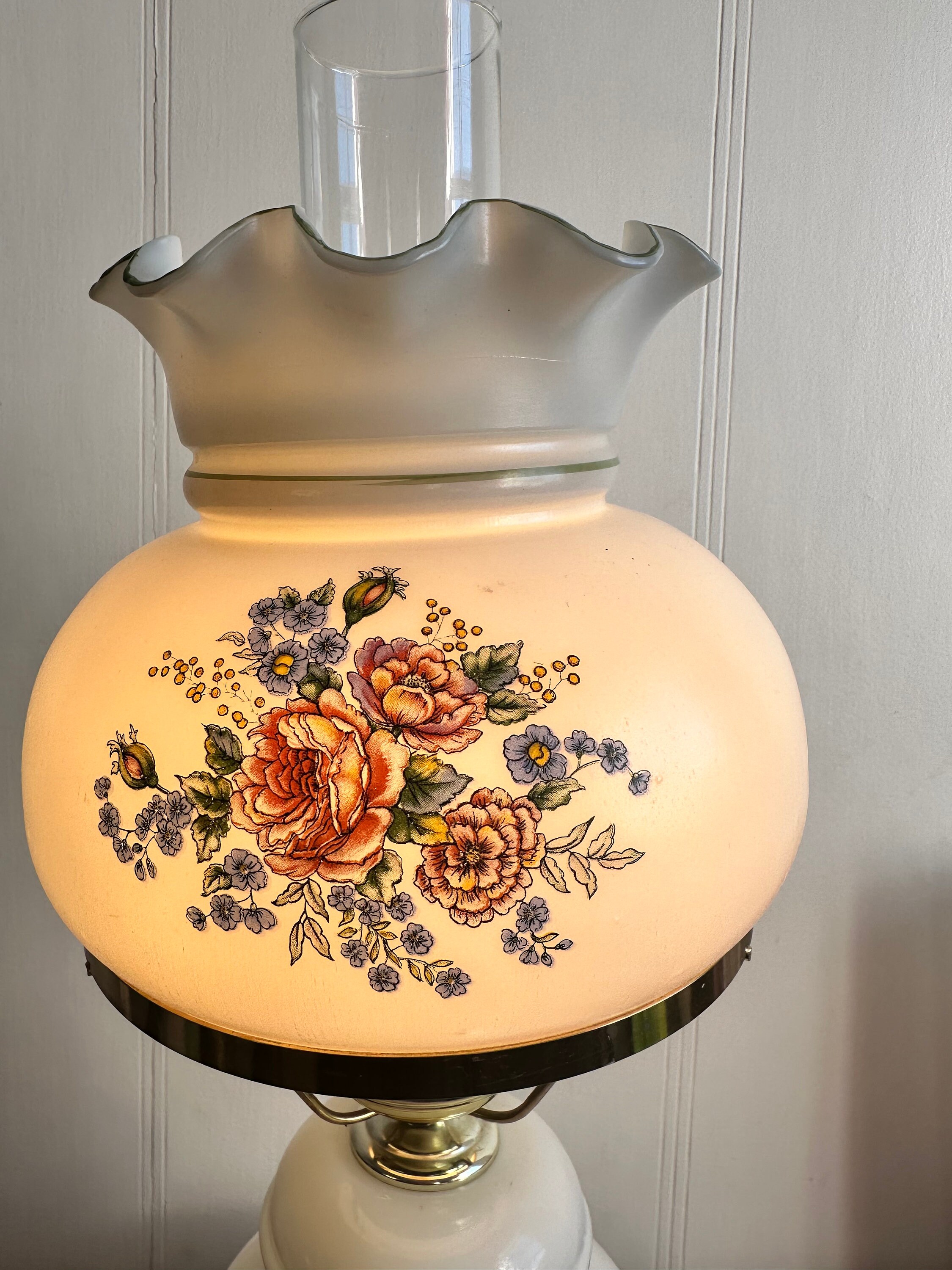 Vintage Oil Lamp Table Lamp Electric Milk Glass Shade Hand Painted ...