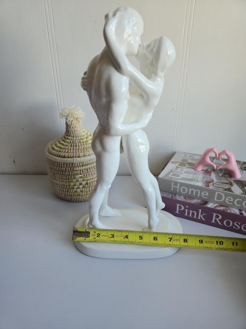 Vintage Nude Couple Kissing Naked Lovers Statue Sculpture White
