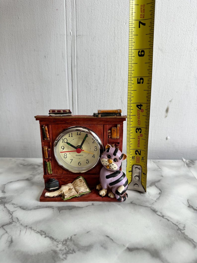 Vintage Quartz Cat Sitting on a Library Decorative Desk Clock. - Etsy