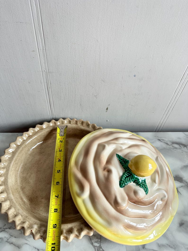 Vintage Lemon Meringue Pie Keeper Covered Pie Dish, Ceramic Dessert ...