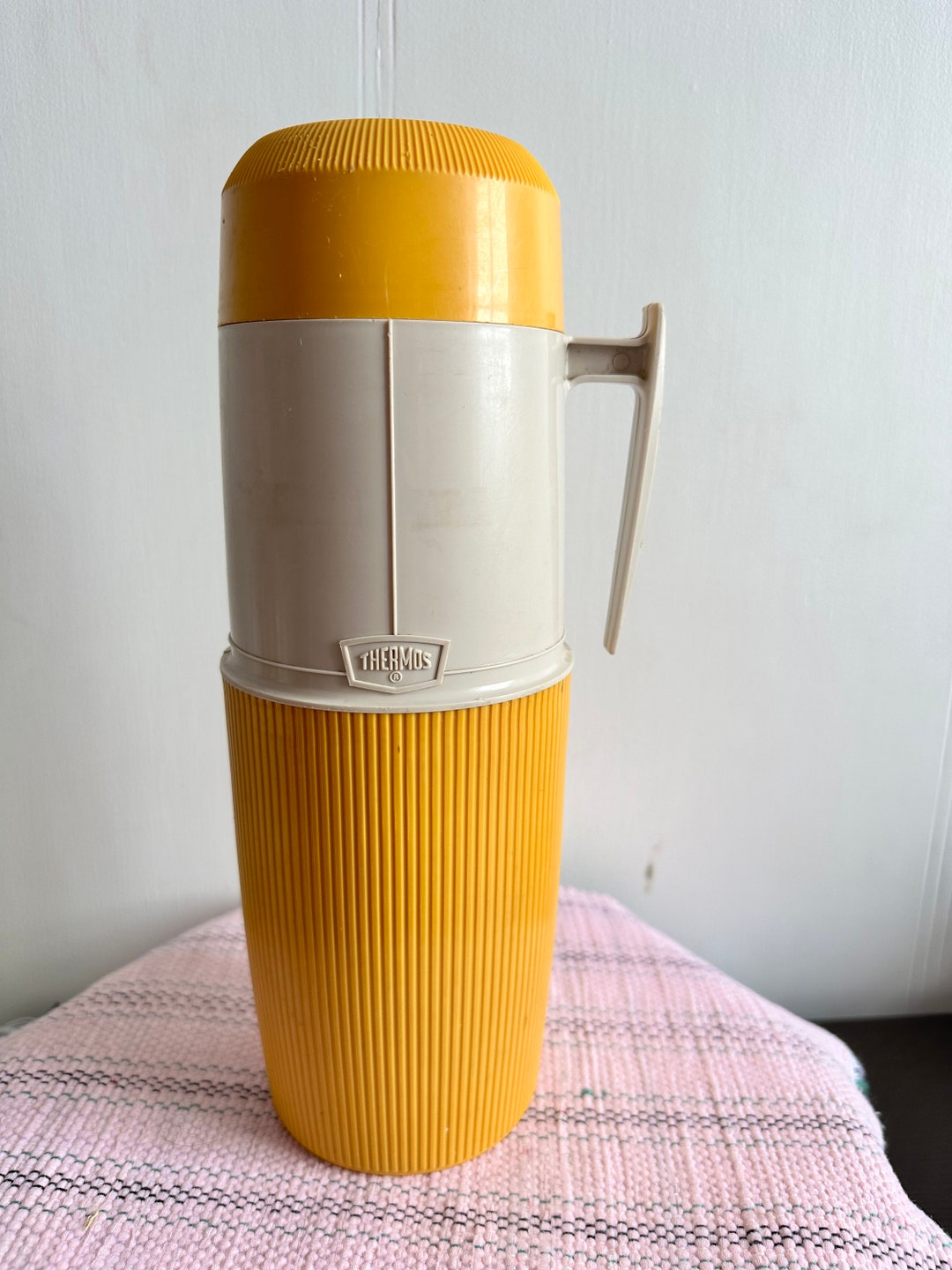 Vintage Yellow Thermos Model 6402 1 Quart Mid-century Mustard Yellow ...