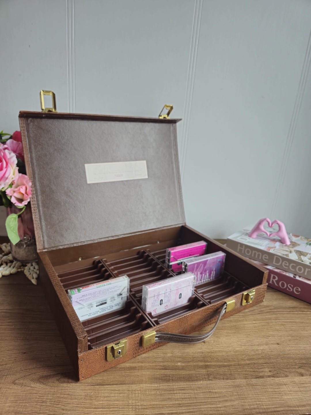 Vintage Cassette Carrying Case - Retro Faux Leatherette Finish ...