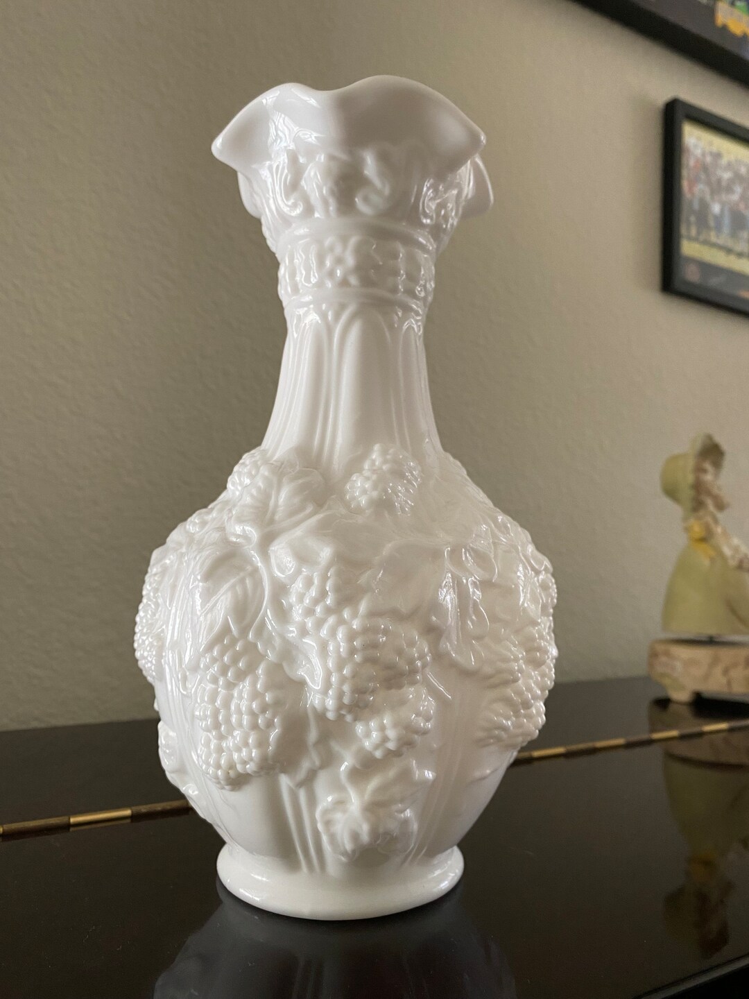 1960s Imperial Milk Glass Vase. Loganberry - Etsy