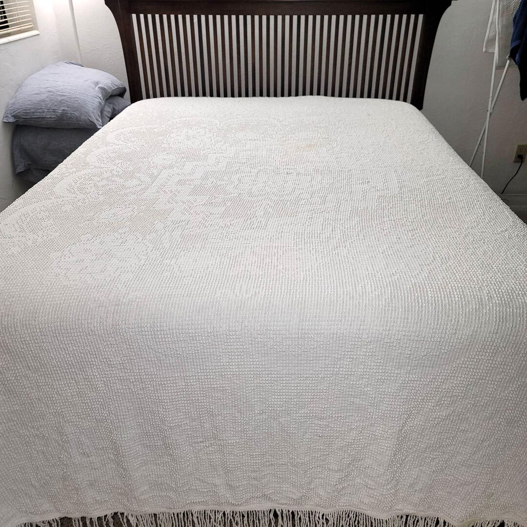 Vintage Queen Full Knotted Medallion Blanket Coverlet Cream Fringe ...