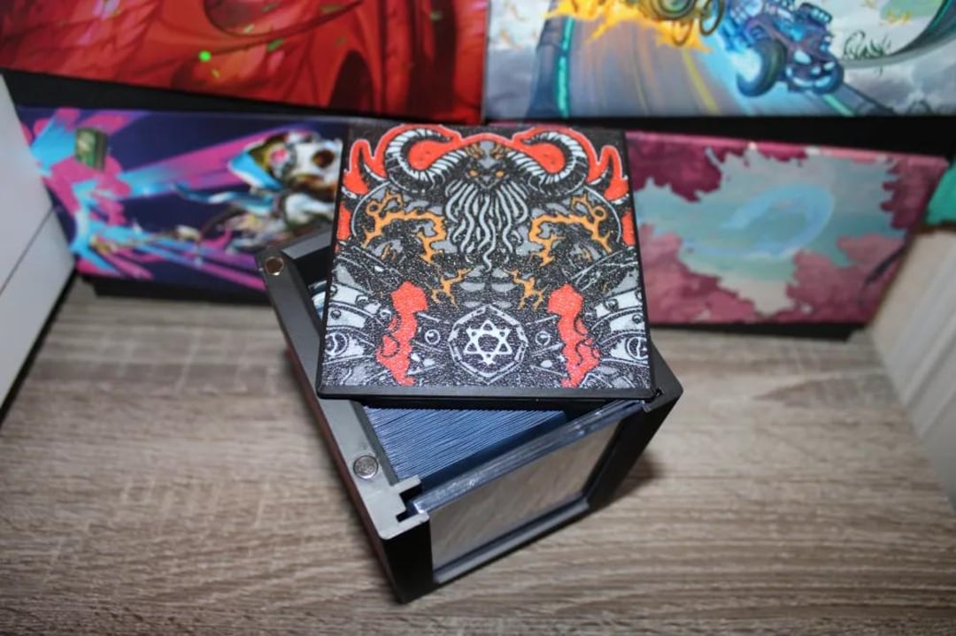 Kardur, Doomscourge - Magnetic Commander Showcase Deck Box - Etsy