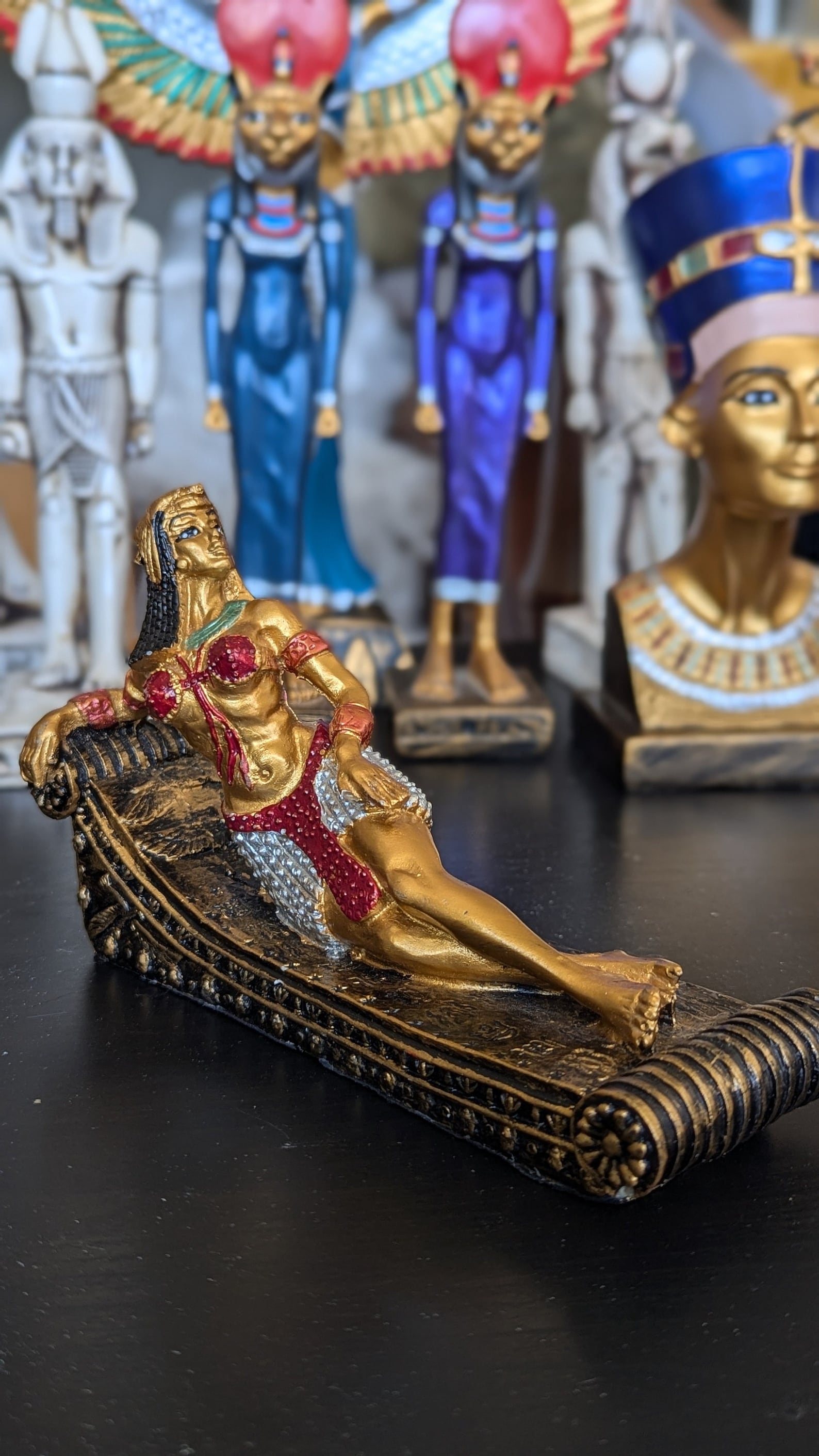 Queen Cleopatra Statue Sitting on Her Throne, Cleopatra Altar Statue ...