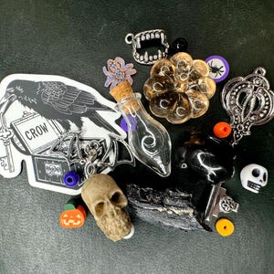 Crowcore Trinket Scoop - Etsy