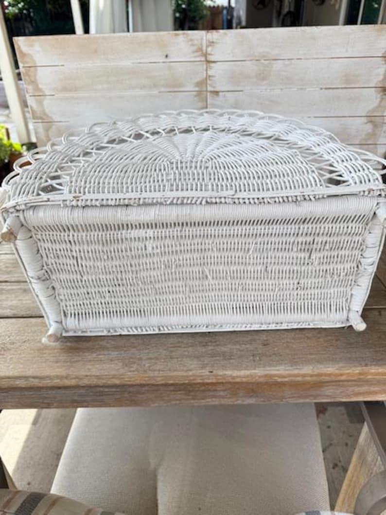 Vintage White Wicker Magazine or Record Album Storage From the 80s - Etsy