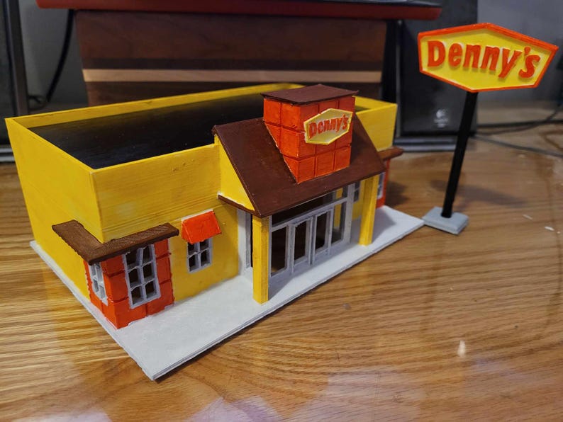 HO Z or N Scale Denny's Restaurant Building Scenery White & Paintable ...
