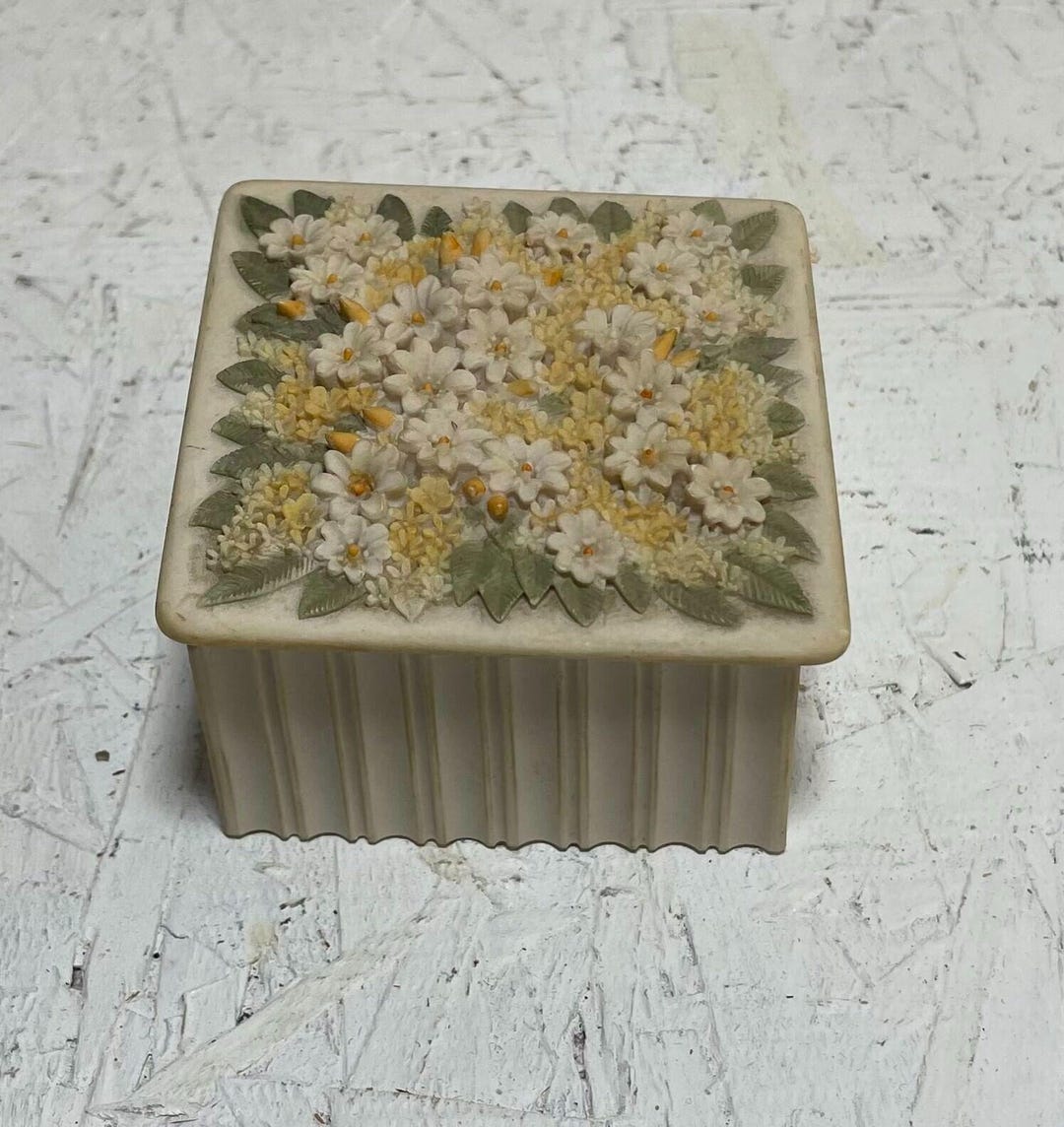 Vintage Handcast UK Daisy Box Jewelry Ceramic Lidded Trinket 3x3" - Etsy