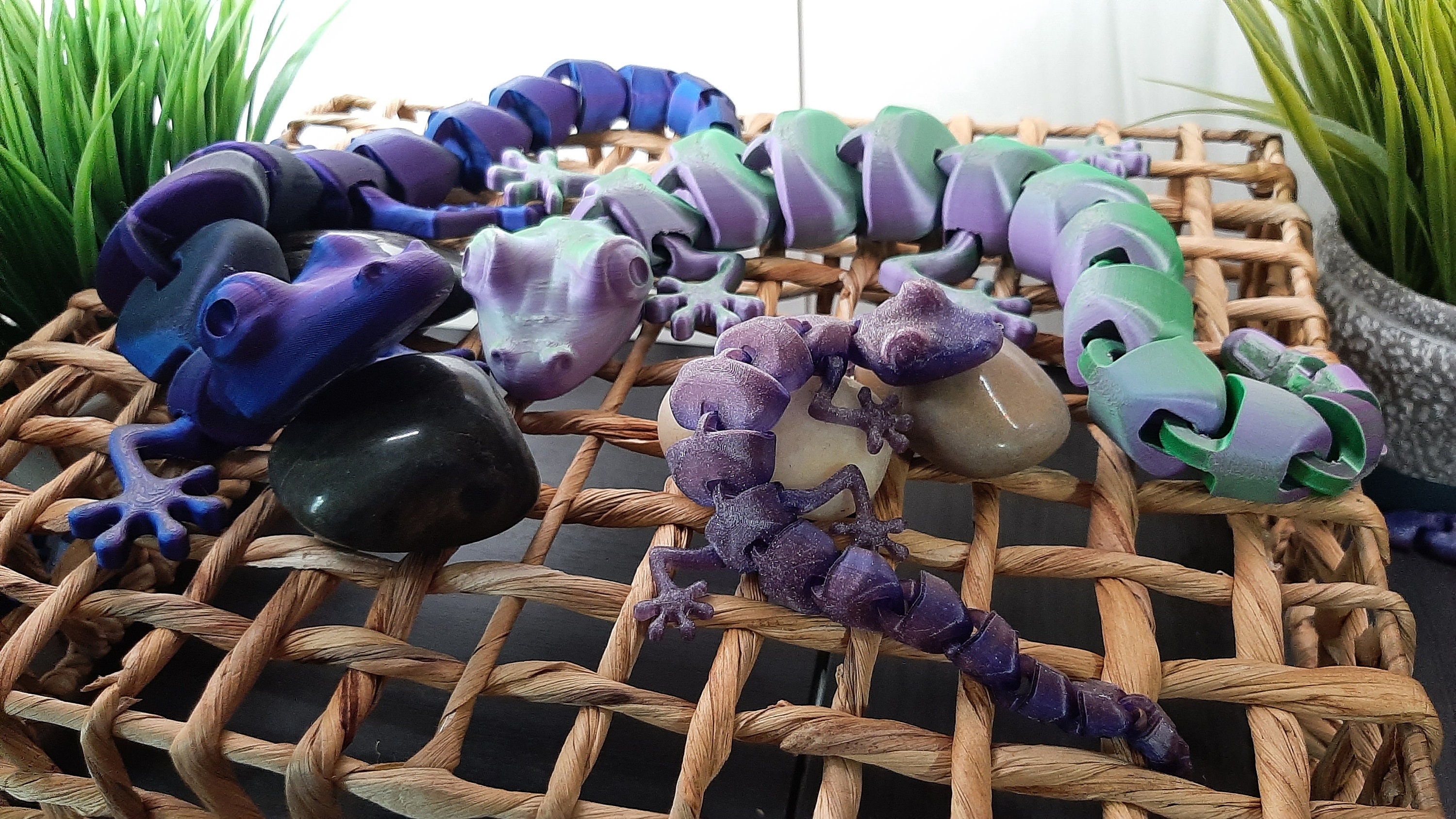 Giant Articulated Lizards, Mini Flexi Geckos / Fidget Toys - Etsy