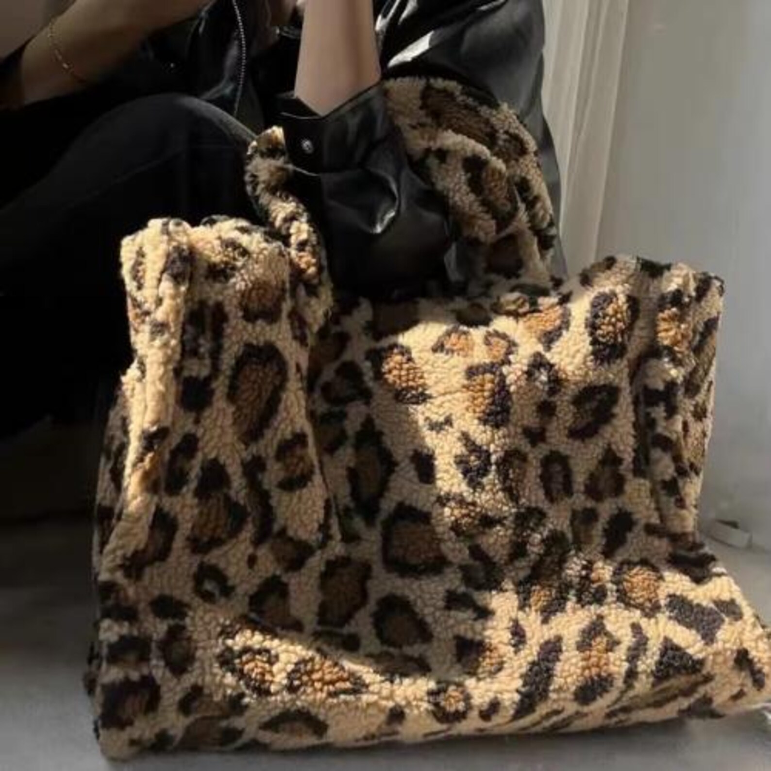 Extra Large Cheetah Print Handbag | Plush Tote Bag | Fleece Shoulder ...