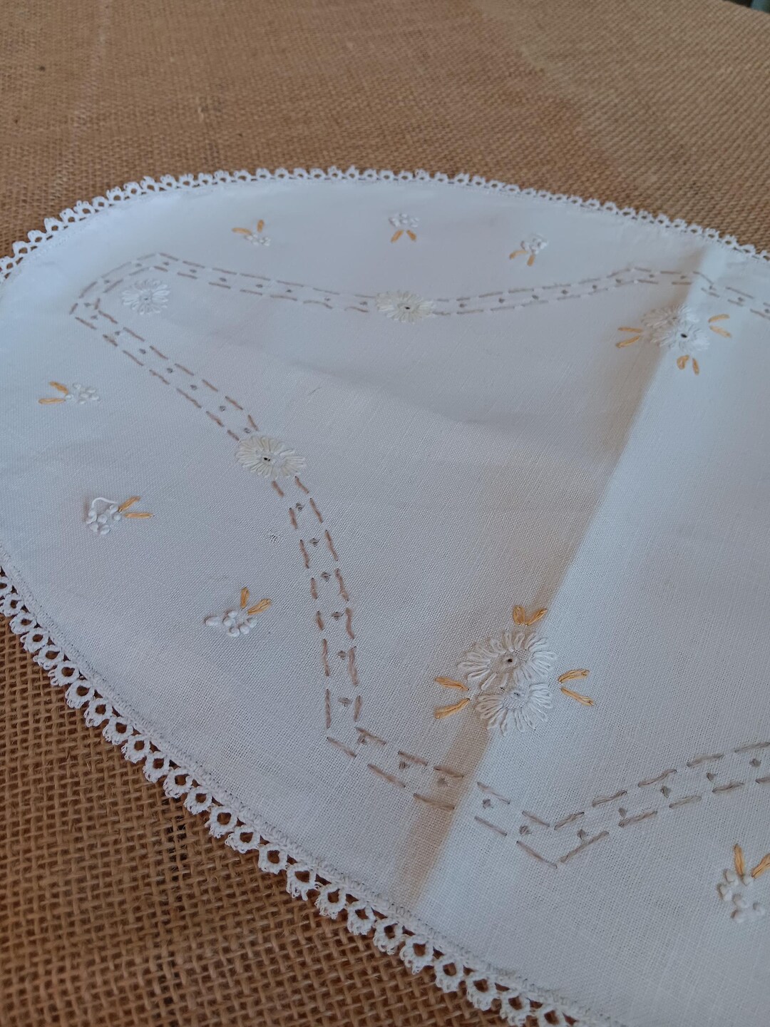 Vintage Small Oval Linen Table Scarf or Bureau Scarf, Delicate and Soft ...