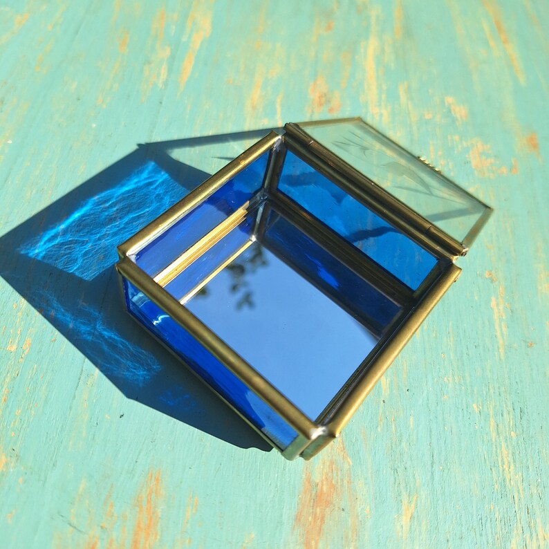 Blue Glass Box Etched Bird Glass and Brass Trinket Boxes Jewelry Bird ...