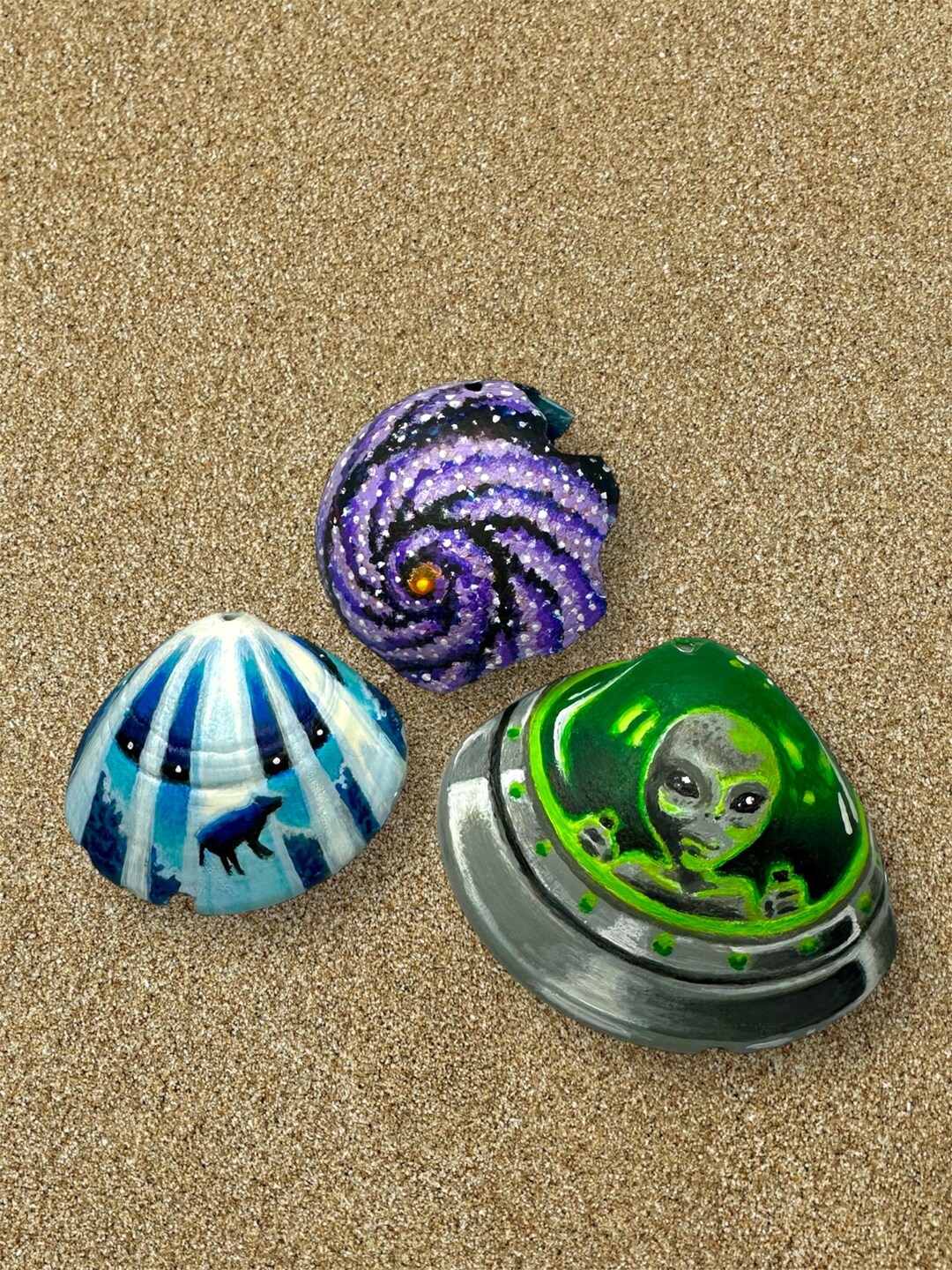 Hand-painted Alien Seashells: Sci-fi Christmas Ornaments, Set of 3 - Etsy