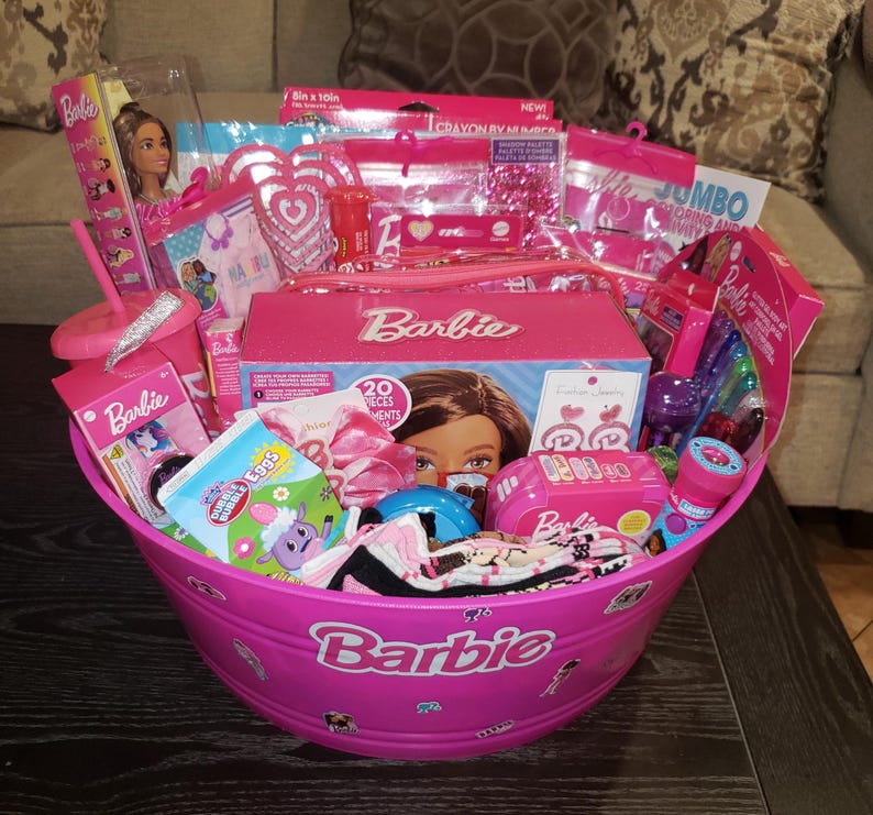 Barbie Gift Basket – Styling Head, Activity Set, Clothes & Accessories ...